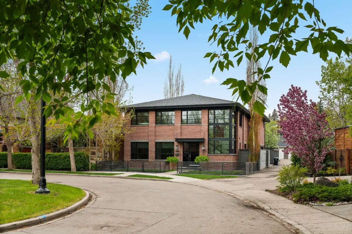 3001 Elbow Drive SW, Calgary, Alberta Sold History | HouseSigma