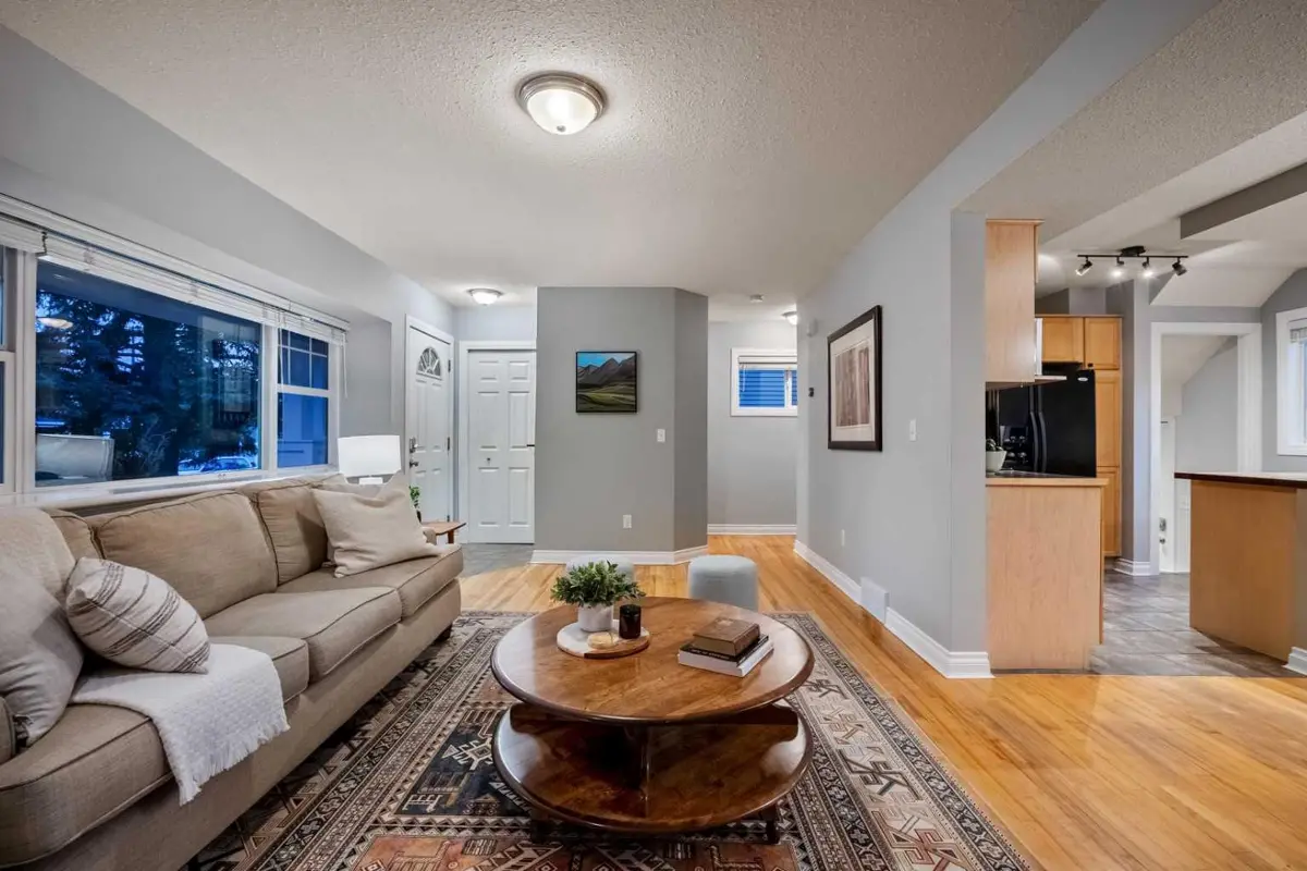4419 Quentin Court SW, Calgary, Alberta Sold History | HouseSigma