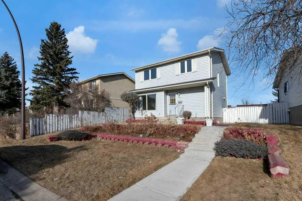 36 Castlebrook Way NE, Calgary, Alberta T3J2A1 For Sale | HouseSigma