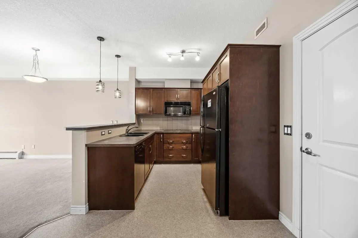 454 - 26 Val Gardena View SW, Calgary, Alberta T3H5Z5 For Sale | HouseSigma