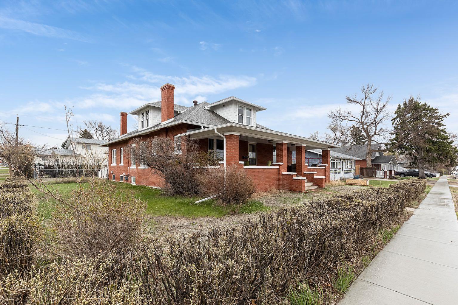 301 4 Street SE, Redcliff, Alberta T0J2P2 Sold History | HouseSigma