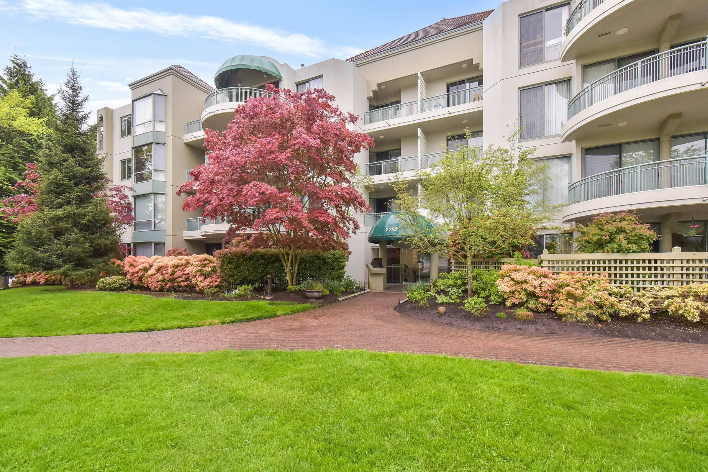 305 - 1705 Martin Drive, White Rock, British Columbia V4A9T5 For Sale ...