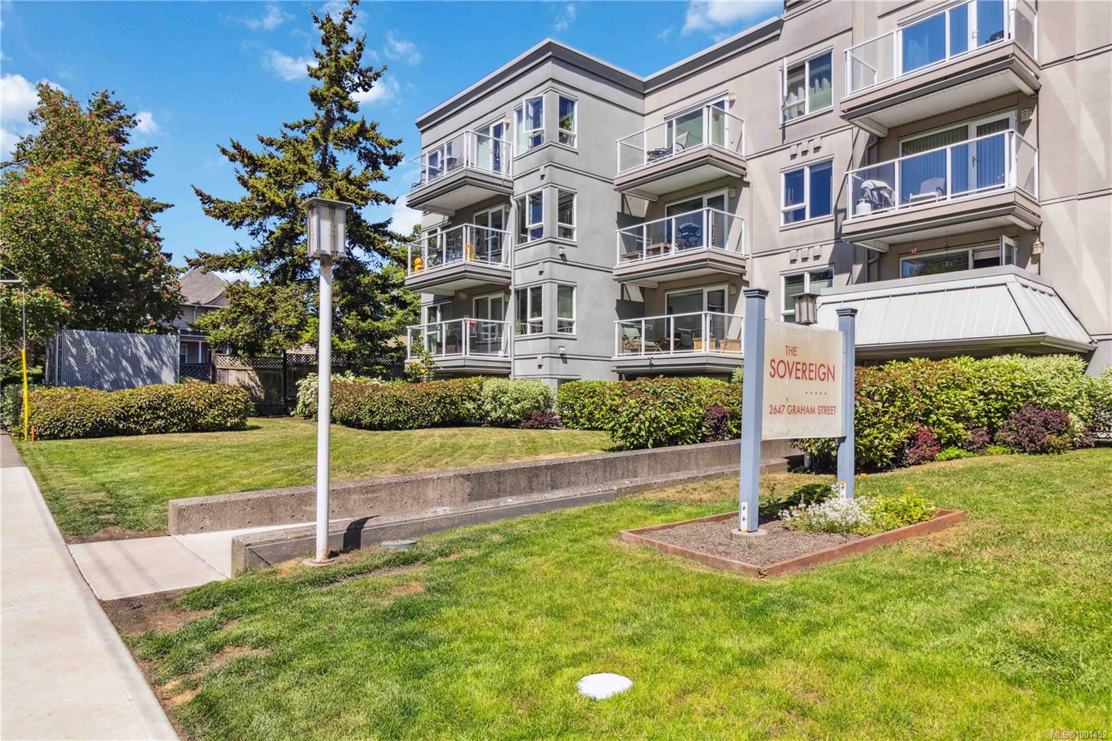 407 - 2647 Graham St, Victoria, British Columbia V8T3Y8 Sold History ...